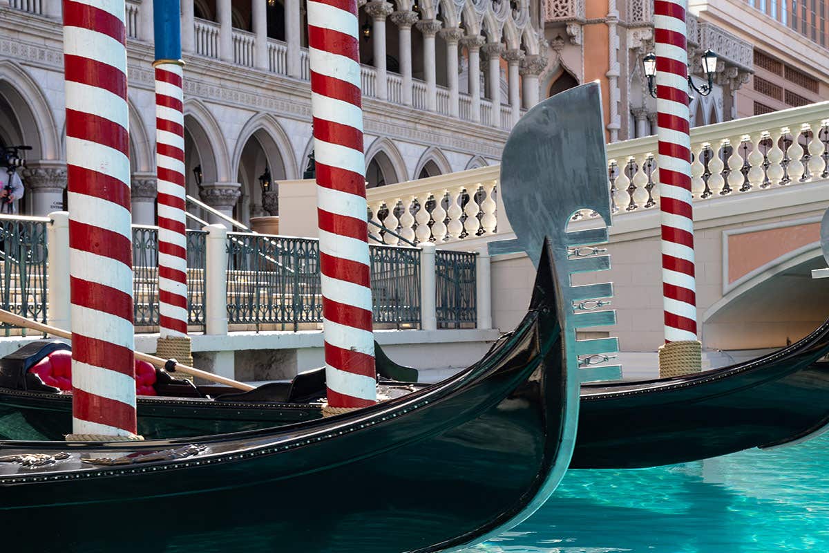 Indoor & Outdoor Gondola Rides | The Venetian Resort Las Vegas
