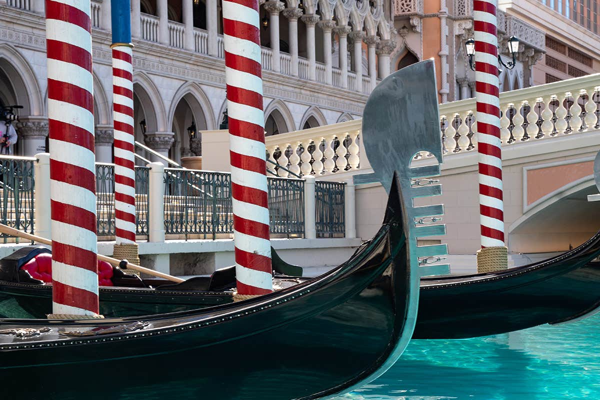 Indoor & Outdoor Gondola Rides | The Venetian Resort Las Vegas