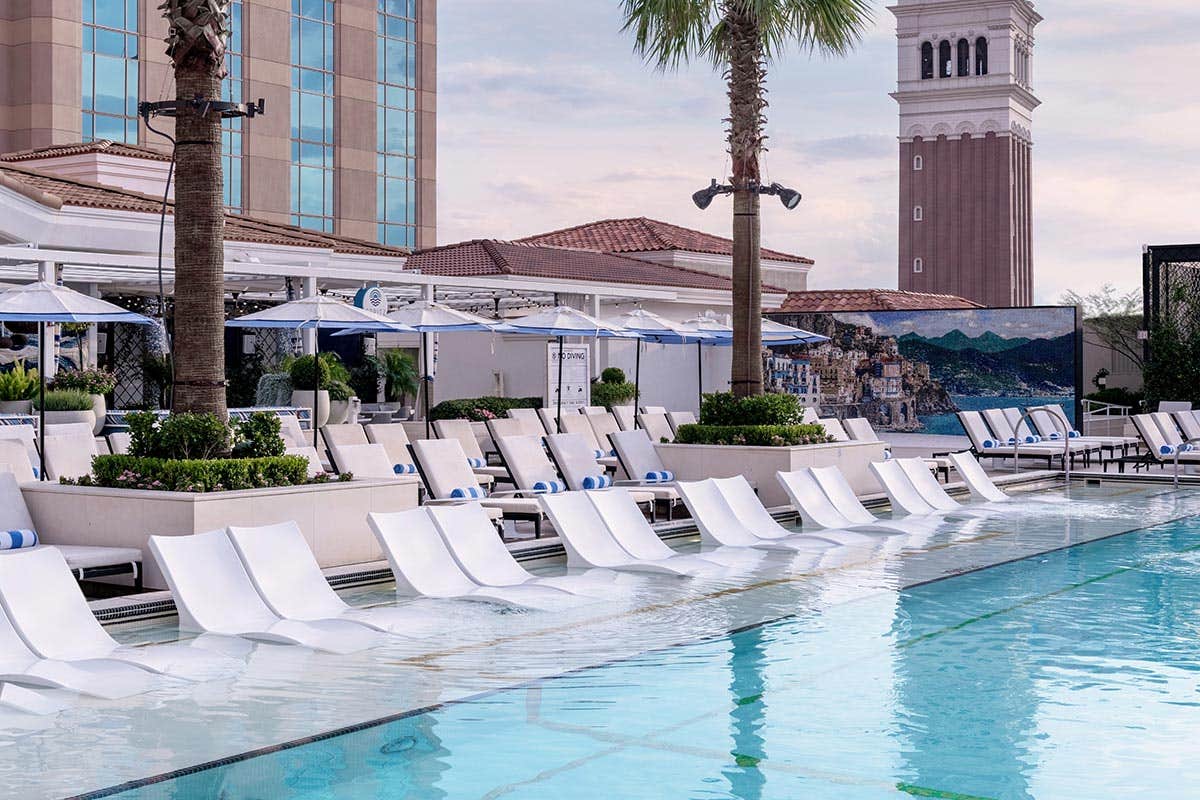 Lounge Chair Reservations | The Venetian Resort Las Vegas